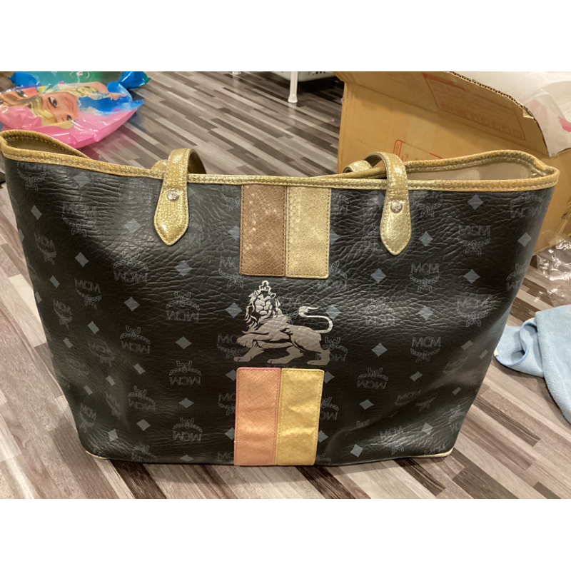 MCM แท้ทรงช๊อปปิ้งใบใหญ่ ของแท้100%(paydayลดเพิ่มอีก300บาท) | Shopee ...