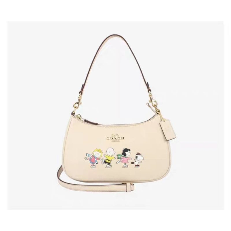 กระเป๋าถือสะพายข้าง Coach ลาย Snoopy | Shopee Thailand
