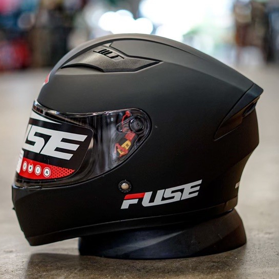 **ออกใบกำกับได้**หมวกกันน็อค หมวกเต็มใบ Fuse รุ่น razor รุ่นใหม่ 2024 ...