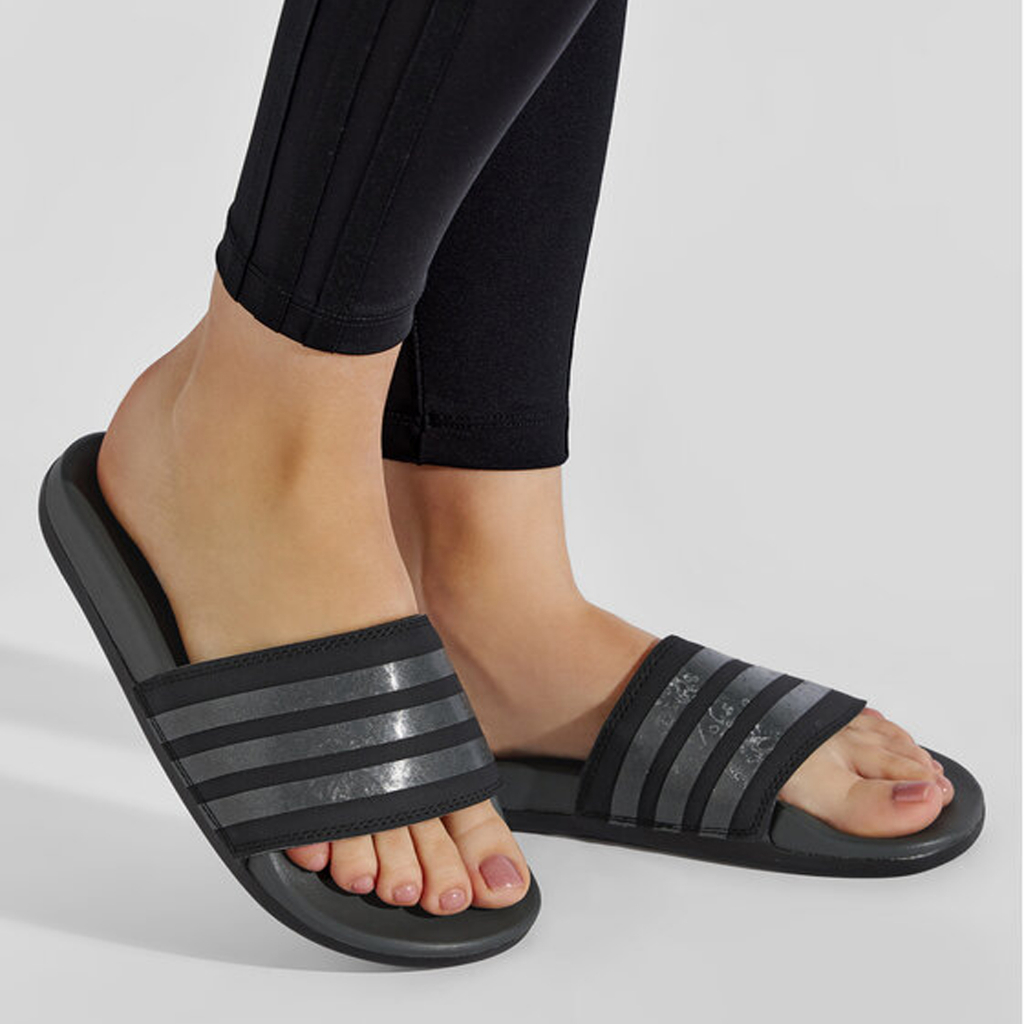 Adidas Collection อาดิดาส รองเท้าแตะ รองเท้าแบบสวม Adilette Comfort ...