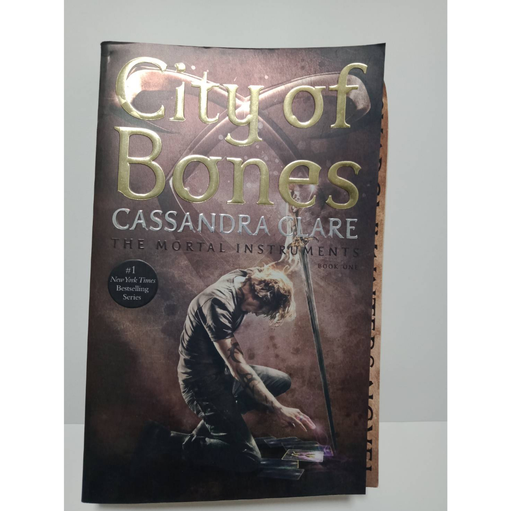 หนังสือนิยายภาษาอังกฤษมือสอง Secondhand Book: City of Bones The mortal ...