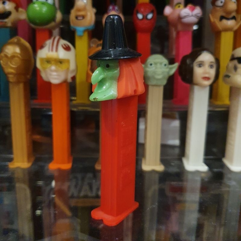 เพิ่มstock PEZ งานเก่าปี90s หลายแบบ Star wars / mario / disney / garfiled / flint stone/ looney ...
