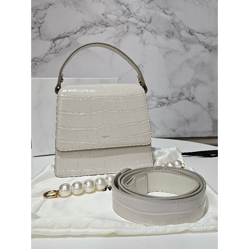 JW Pei กระเป๋ารุ่น Fae ivory croc | Shopee Thailand