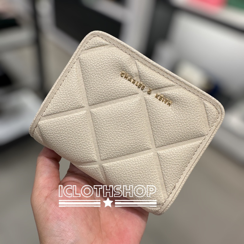 CHARLES & KEITH : CK6-10701345 กระเป๋าสตางค์ใบสั้น | Shopee Thailand