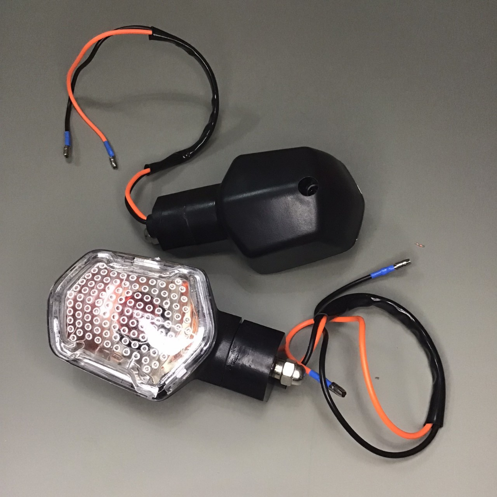 ไฟเลี้ยว msx msx125f ครบชุด พร้อมใส่ ราคานี้ได้2หลอด ซ้าย+ขวา | Shopee ...