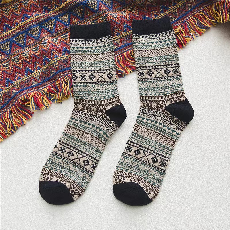 ถุงเท้าผ้าขนสัตว์ลายทาง สไตล์วินเทจHarajuku style socks men's retro socks thick knit cotton ...