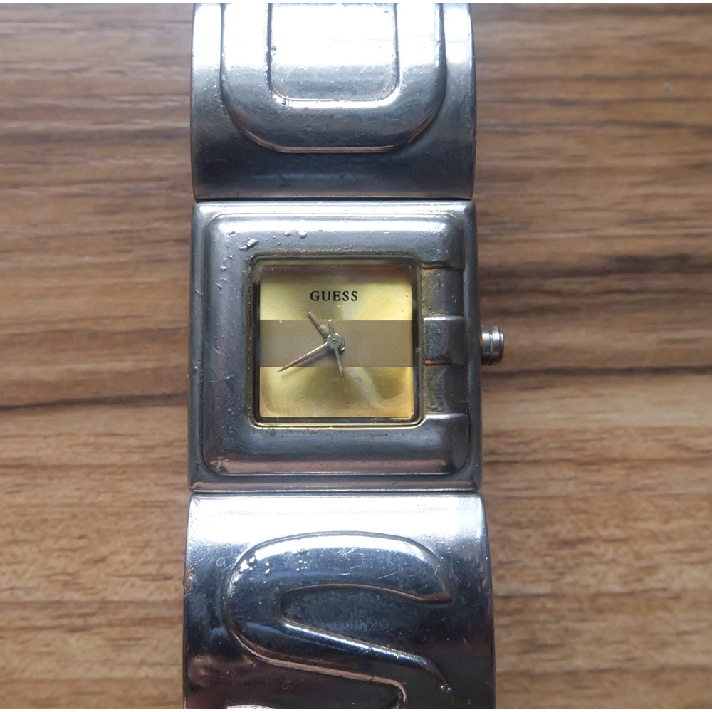 Guess Bracelet Watch Size 28mm สีเงิน มือสอง | Shopee Thailand