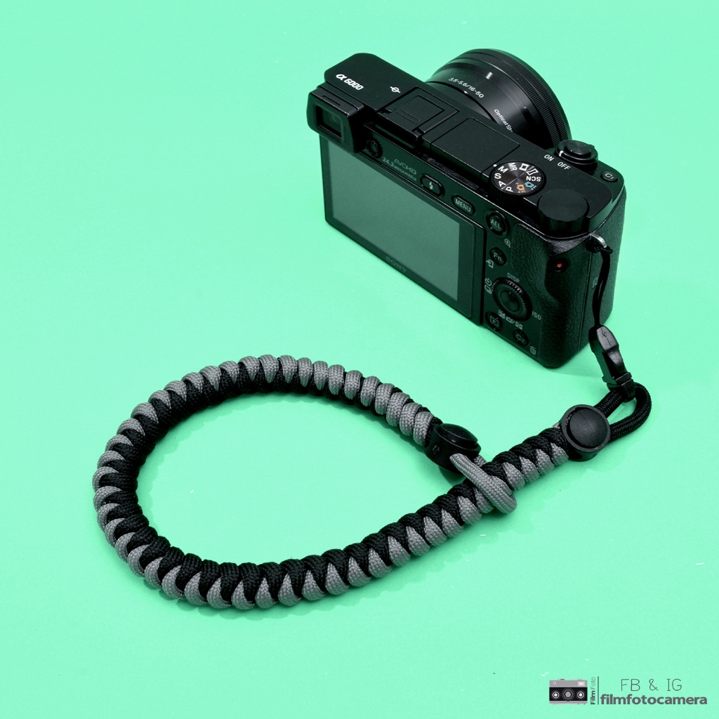 สายคล้องกล้องแบบคล้องมือ เชือกถักพาราคอต (Paracord) ปลายสาย มีให้เลือก ...