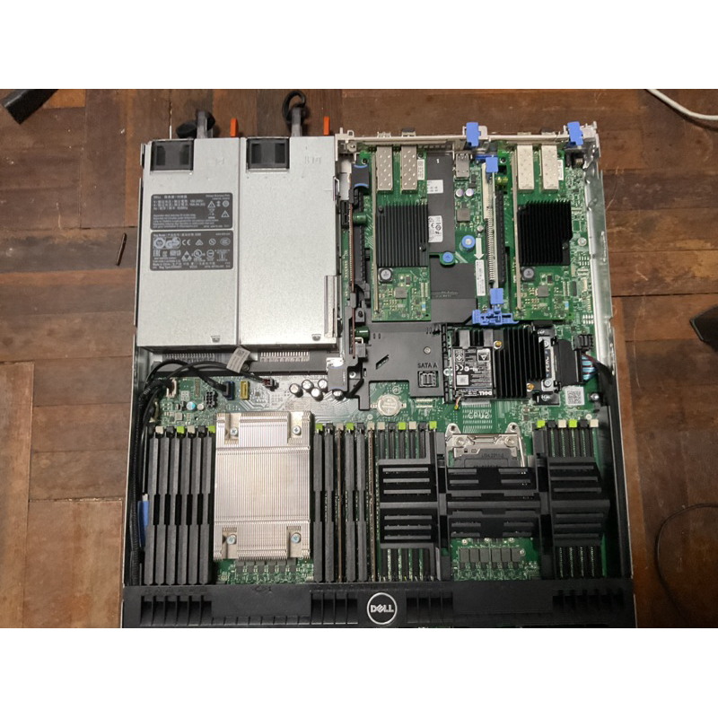 Dell PowerEdge r630 (CPU: Intel Xenon E5-2643 v4 x1, RAM: 32GB ...