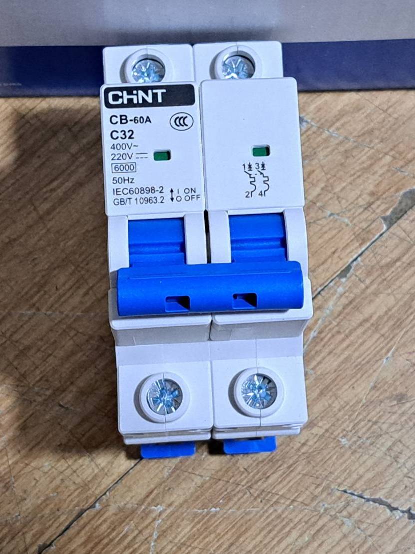 เบรคเกอร์ไฟฟ้า Circuit Breaker DC/AC 2P 32A 63A ใช้ได้กับไฟ 2ระบบ ...