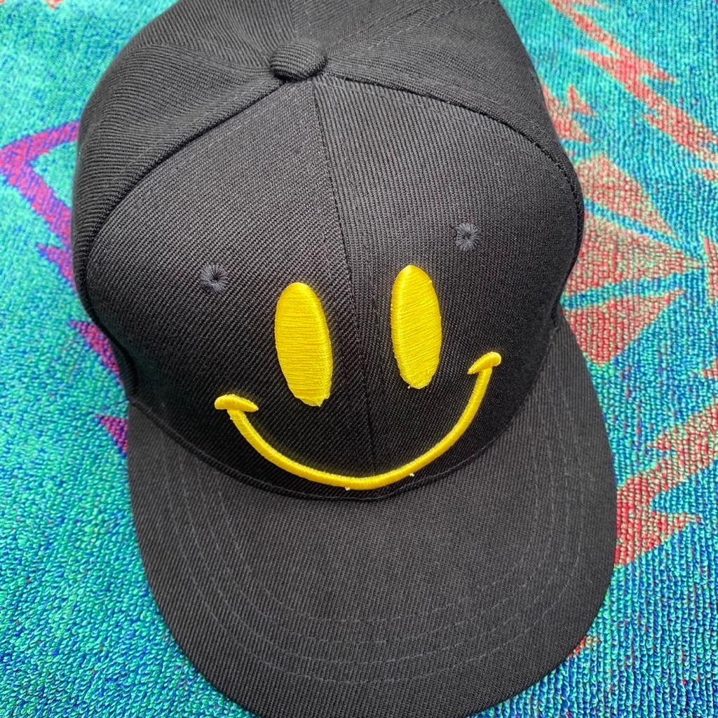หมวก Smiley snapback-ของมือสอง | Shopee Thailand