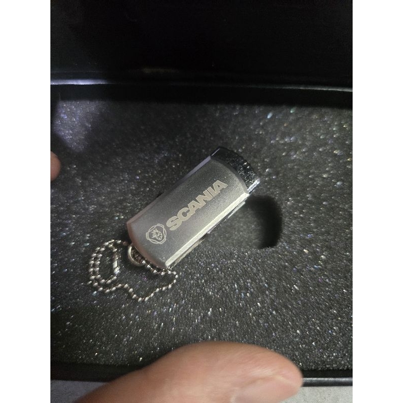 USB พร้อมกล่องของที่ระลึกจาก SCANIA | Shopee Thailand