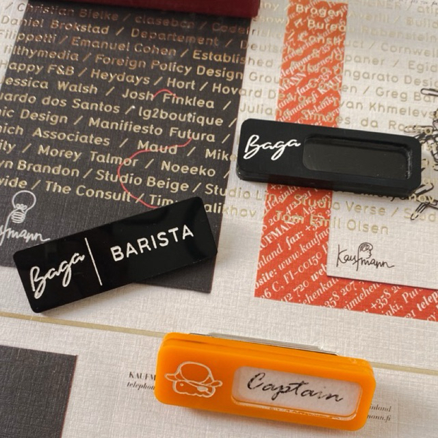 ป้ายชื่อพนักงาน Name tag เปลี่ยนชื่อได้ / ใส่ข้อความ / LOGO / ลายเส้น ...