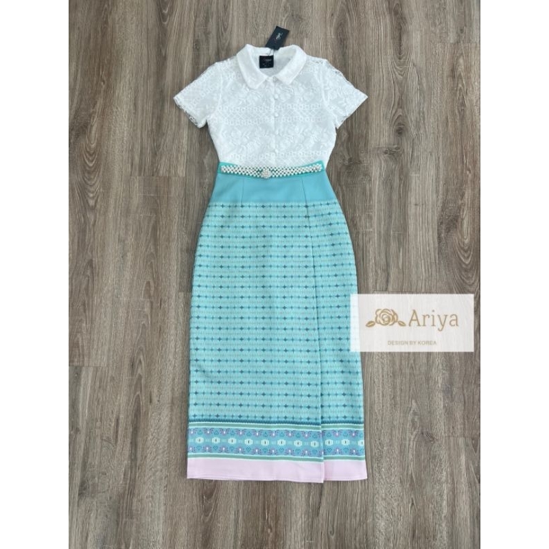 Ariya เสื้อลูกไม้คอปก+ผ้าถุง+เข็มขัดมุก | Shopee Thailand