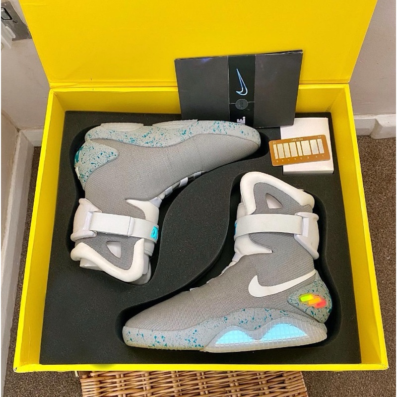 Pre-Order (รอ1เดือน )Nike air mag “replicas” จากเรื่อง Back to the ...