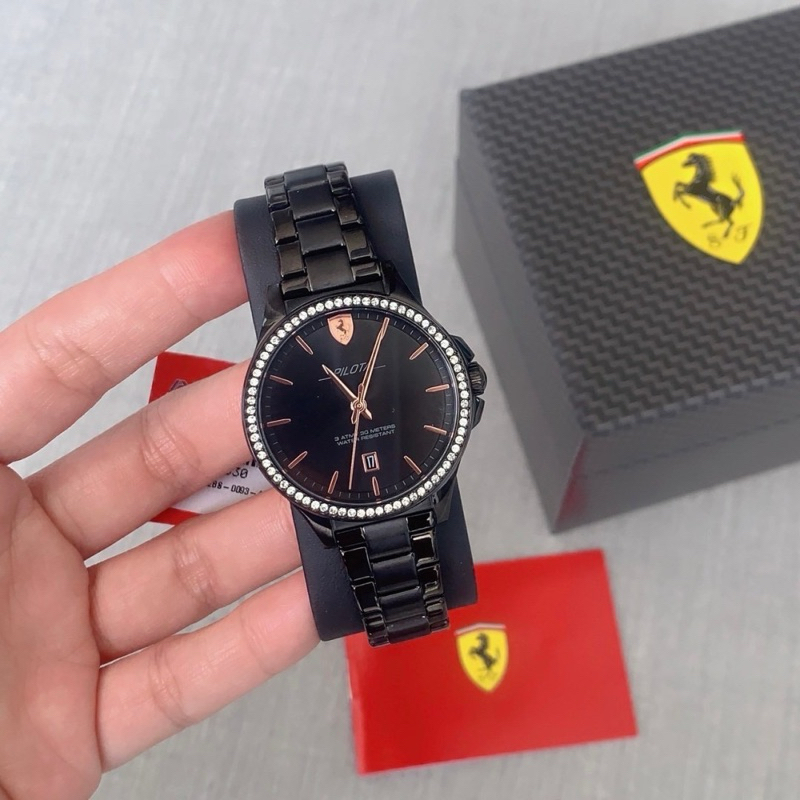 นาฬิกาผู้หญิงของ Ferrari หน้าปัดดำสลับสีโรสโกล 36 มม. สายสแตนเลสสีดำ ...