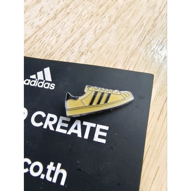 เข็มกลัดติดเสื้อ Adidas pin badge | Shopee Thailand