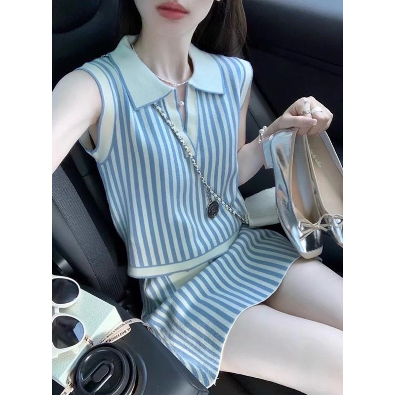 Setเสื้อนิตติ้งลวดลายริ้วฟ้า มาพร้อมกระโปรงนิตติ้ง ::Pearl tiala ...