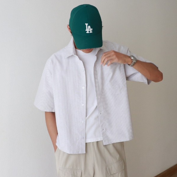 IBB STRIP CROPPED SHIRTS เสื้อเชิ้ตแขนสั้นลายทางทรงครอป | Shopee Thailand