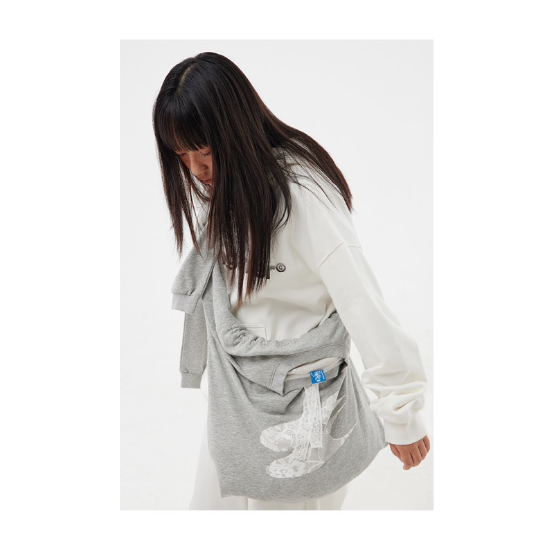 (preorder) crying center sweater bag ใช้โค้ดลด 30% สูงสุด 1000 | Shopee ...