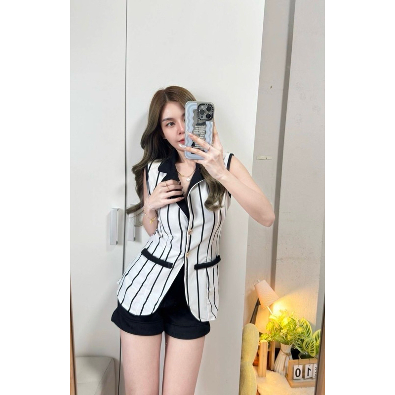 Roseshop เซท2ชิ้น เรียบหรู ดูแพงมากแม่ เสื้อลายริ้ว ติดกระดุมหน้า มาพร้อมกางเกงขาสั้น ผ้าดีมาก ...