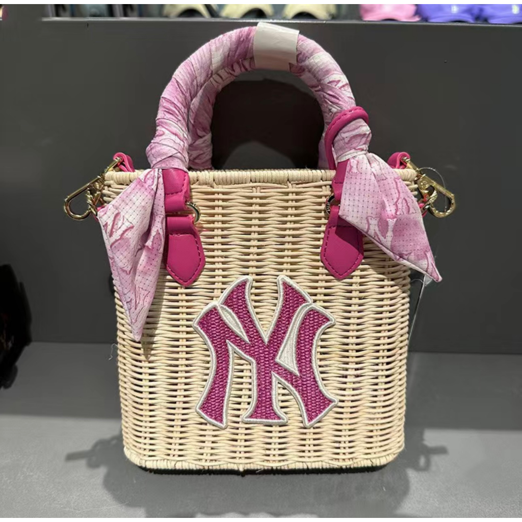 MLB NY☀️แท้ 💯% กระเป๋าไม้สานรุ่นใหม่ กระเป๋าถือสะพายข้าง M428-M429 ...