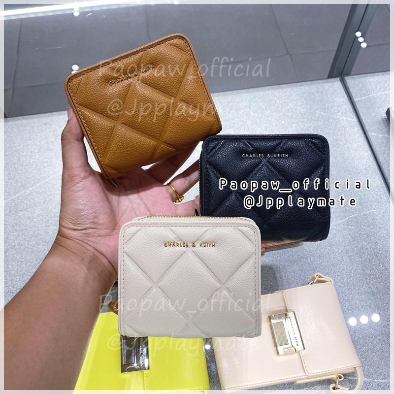 กระเป๋าสตางค์ Charles & Keith รุ่น Anwen Quilted Zip-Around Wallet ...