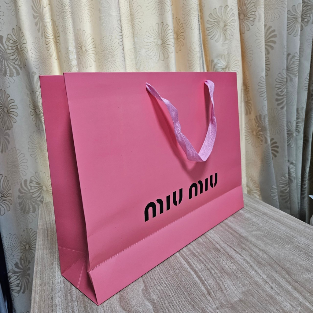 ถุงกระดาษ ขนาดใหญ่ สำหรับใส่ของ Miu Miu สีชมพู 30 x 40 x 10 CM ...