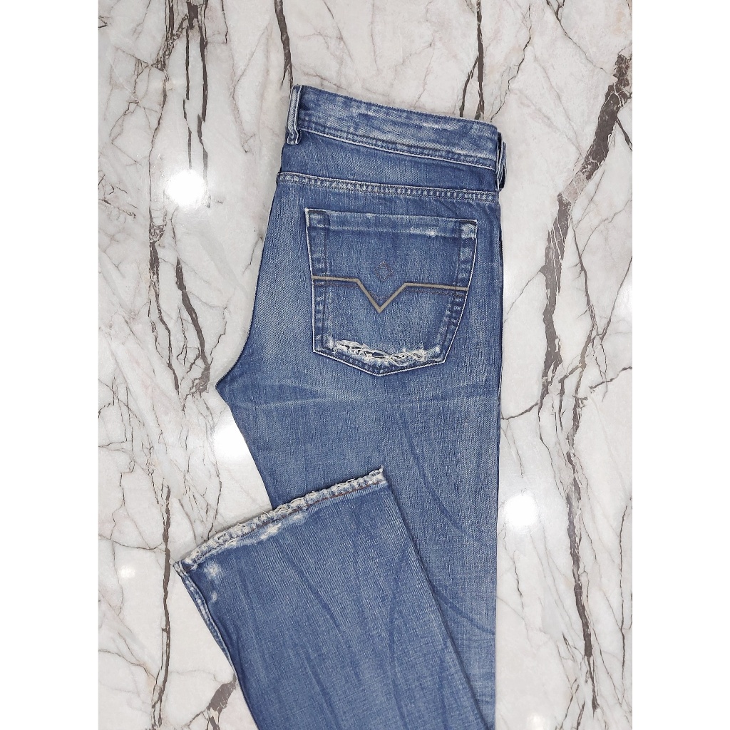 กางเกงยีนส์ DIESEL รุ่นZATHAN ขาม้า กระดุม มีหลายMADE IN เช่น ITALY ...