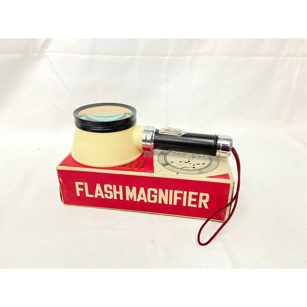 Flash Magnifier Vintage M-320 แว่นขยายมีไฟ ใช่ถ่ายไซส์ C 2ก้อน made in ...