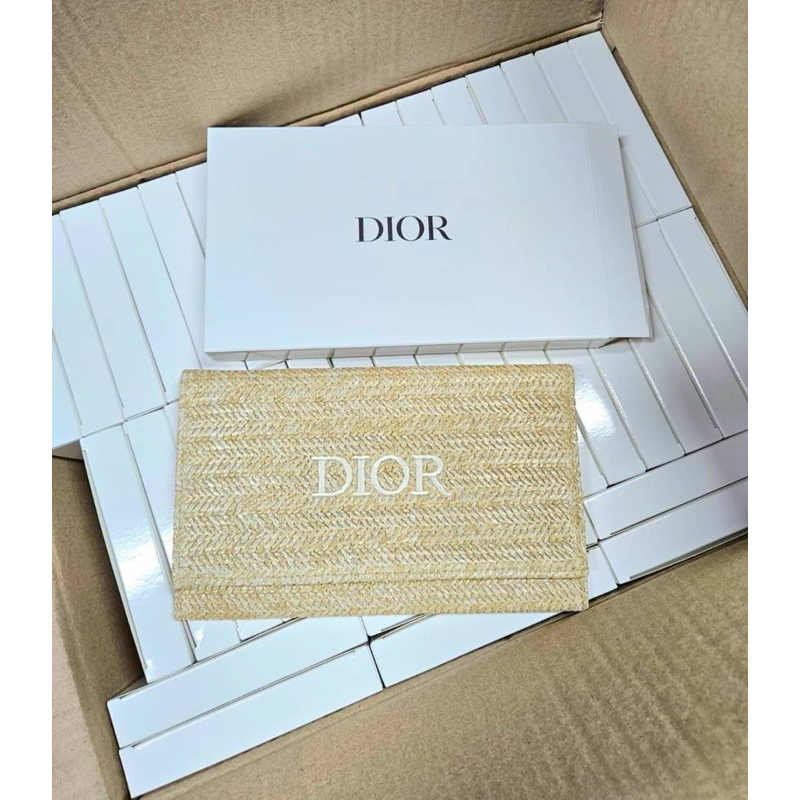Dior Pouch Summer Collection กระเป๋าสาน ทรงแบน (มีกล่อง) | Shopee Thailand