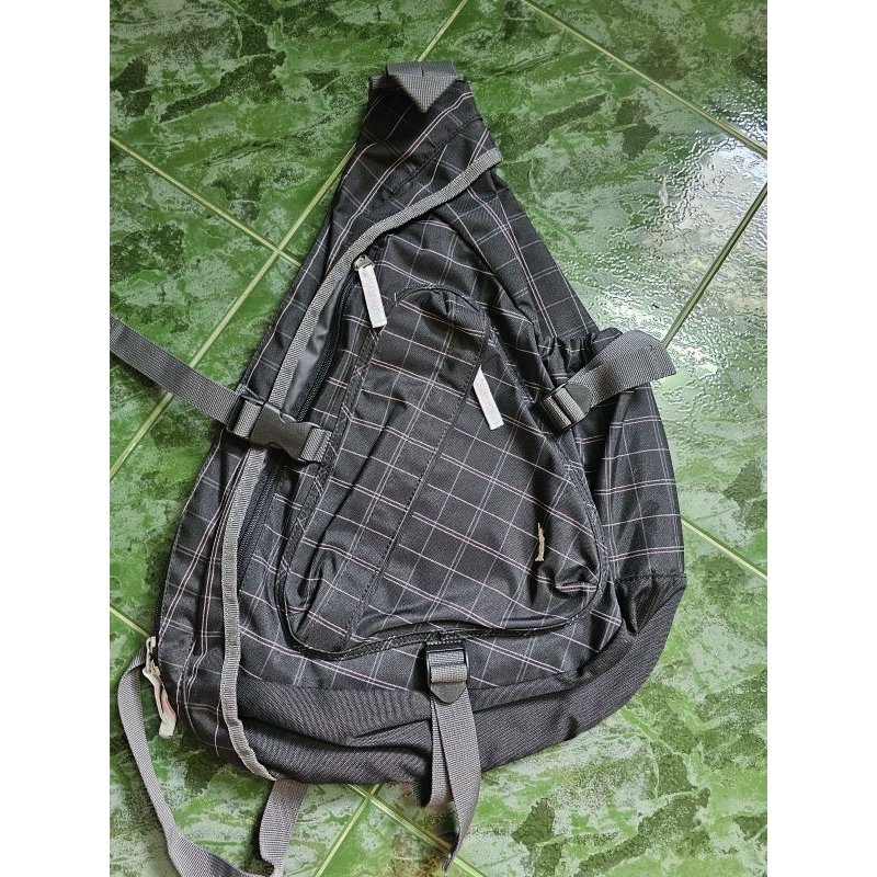 พร้อมส่ง กระเป๋าสะพายเฉียงทรงหยดน้ำมือสอง Eastboy ลายสก็อตดำ สภาพดีมาก | Shopee Thailand