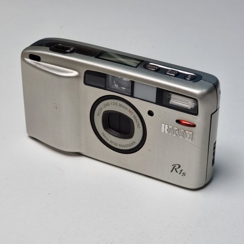 กล้องฟิล์มคอมแพค Ricoh R1s สีเงิน โปรดอ่านรายละเอียด | Shopee Thailand