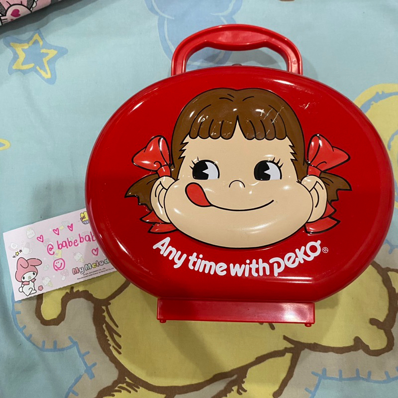 (มือสอง, มือ2) กระเป๋าเหล็กเปโกะ peko (ครึ่งหลังเป็นพลาสติกแข็งค่า) มีตัวล็อค | Shopee Thailand