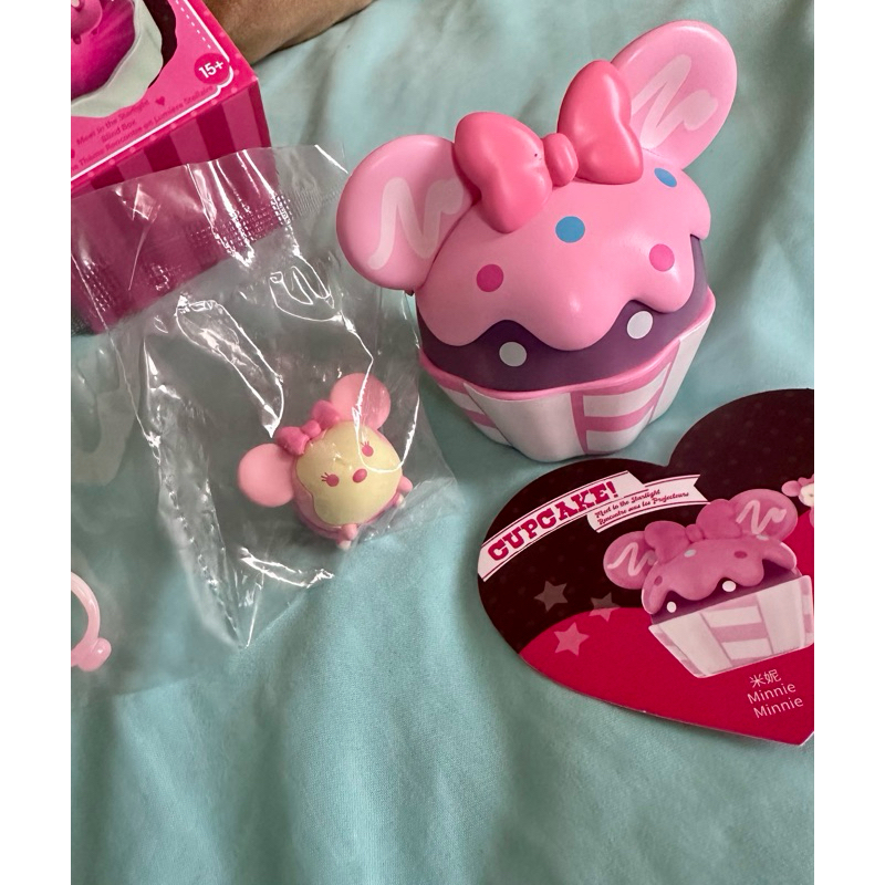 กล่องสุ่ม disney Tsum Tsum Collection Cupcake Theme Night Light Miniso ...