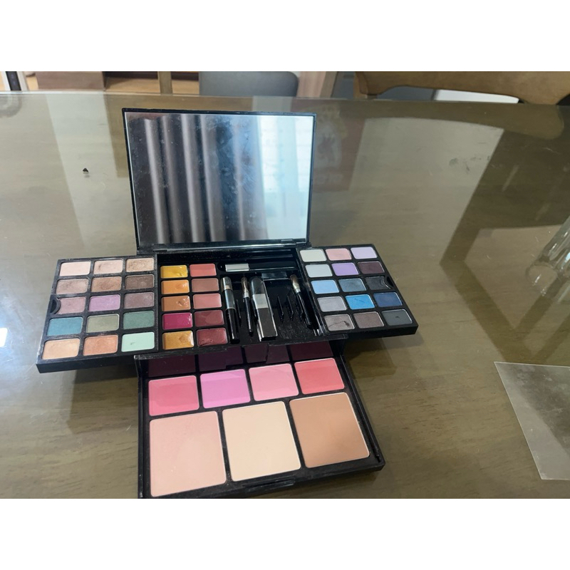 Victoria's Secret Ultimate Makeup Kit | Shopee Thailand