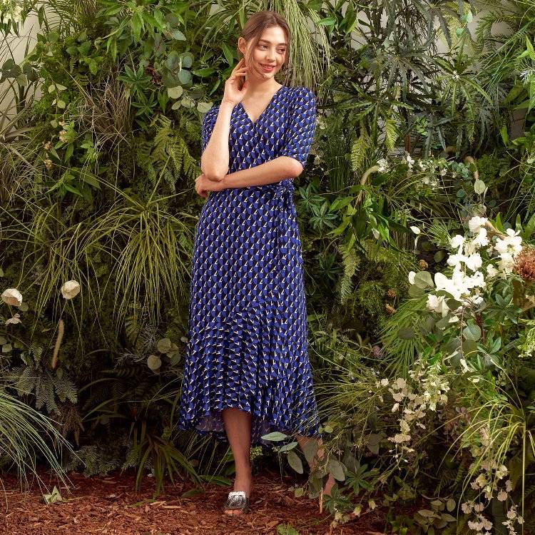 Libbam Wrap Dress เดรสป้ายด้านหน้า มีสายผูกเอวด้านข้าง ผ้าเด้งๆ มี ...