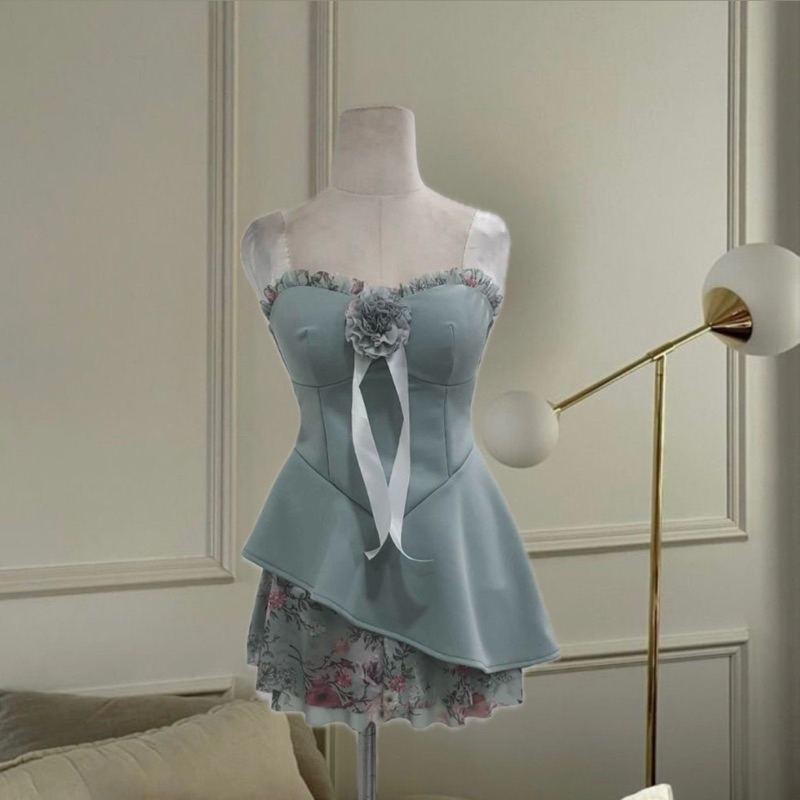 Piper set ชุดเซต เสื้อเกาะอกแต่งโบว์ปลายเฉียง และกระโปรงลายดอก | Shopee ...