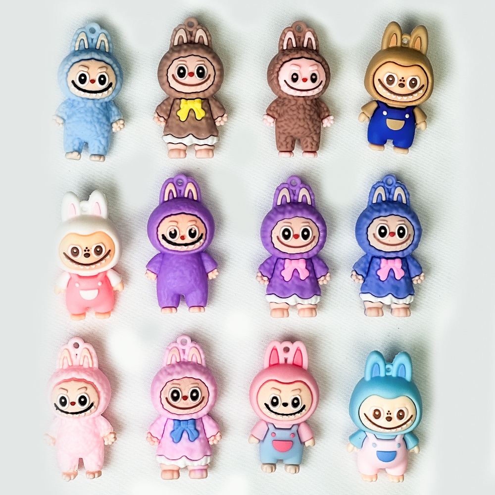 QQ toys พวงกุญแจ จี้ตุ๊กตา PVC รูปการ์ตูน สําหรับตกแต่ง ห้อยกระเป๋า พวงกุญแจคู่ labubu Kuromi ...