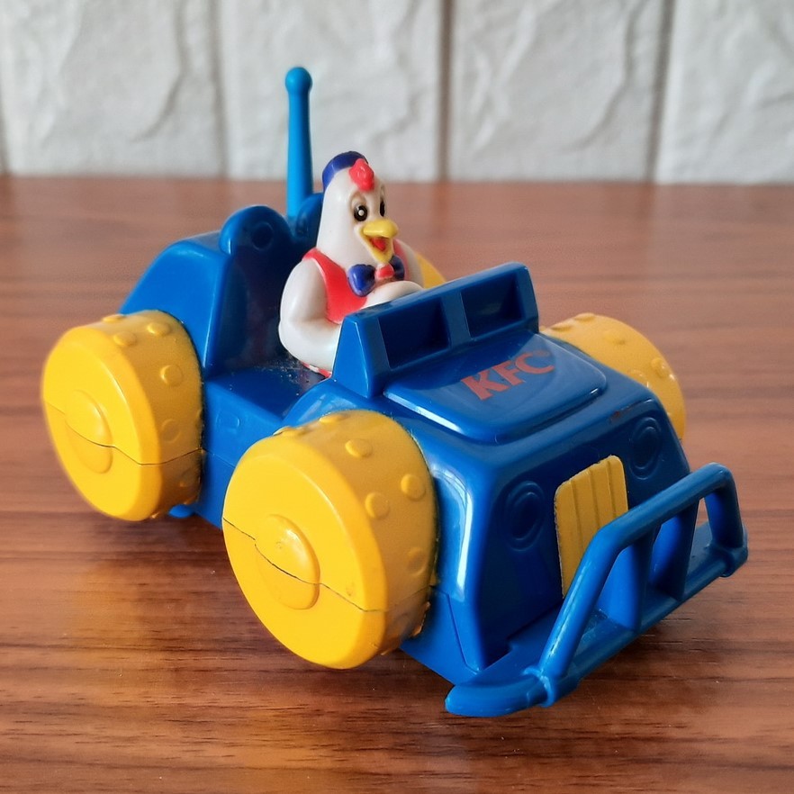 (มือสอง) ของเล่น KFC Chicky Meal ชิกกี้ขับรถ Chicky Rescue Team ของเล่น ...