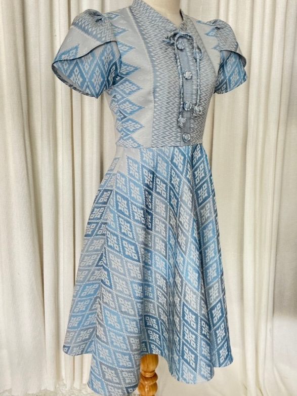 Purrsona_kuties ชุดเดรสผ้าไทย ผ้าฝ้ายทอลาย อัดกาว | Shopee Thailand