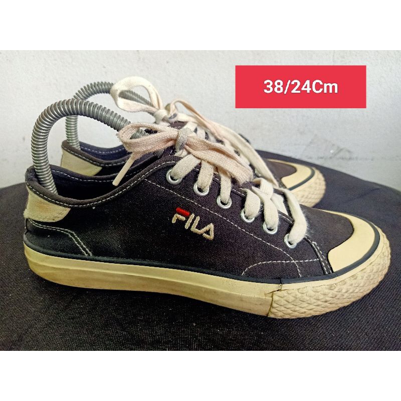 Fila Size 38 ยาว 24 Cm รองเท้ามือสอง เด็ก ผู้หญิง เท้าเล็ก แฟชั่น ลำลอง ทำงาน So | Shopee Thailand