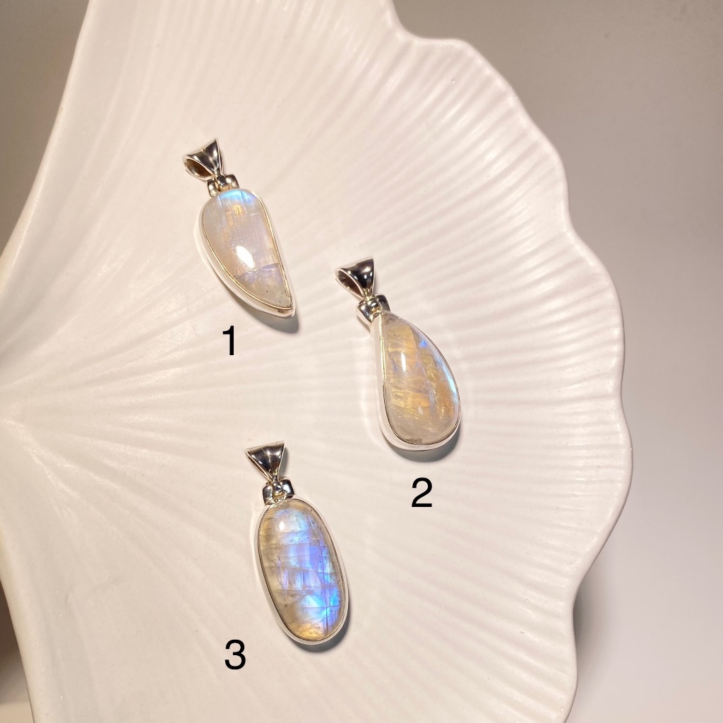 จี้หินมูนสโตน (Moonstone) ตัวเรือนเงินแท้925 x SERENA collection ...