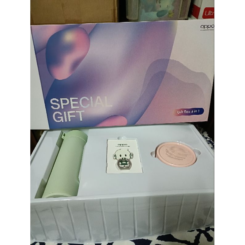 Box set Oppo Spacial Giftในกล่องมี กระบอกน้ำ, แหวนรองนิ้ว, ลำโพงบลูทูธ ...