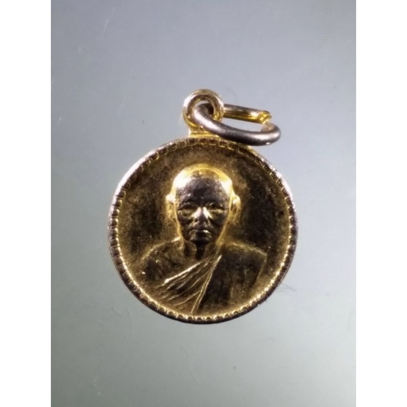 Antig Super 1560 เหรียญกลมกะไหล่ทอง หลวงพ่อแพ วัดพิกุลทอง จังหวัดสิงห์บุรี สร้างปี 2519 | Shopee ...