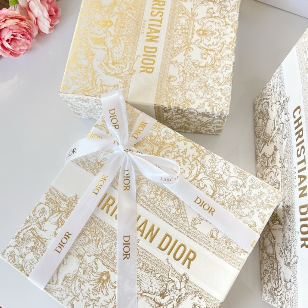 กล่องของขวัญ Dior Christmas Box Limited Collection 2023 | Shopee Thailand