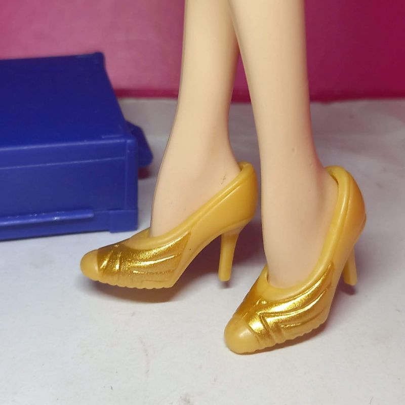 รองเท้าตุ๊กตาบาร์บี้ บาร์บี้นางแบบ Barbie บาร์บี้เท้าแบนนิสต้า เคน ...