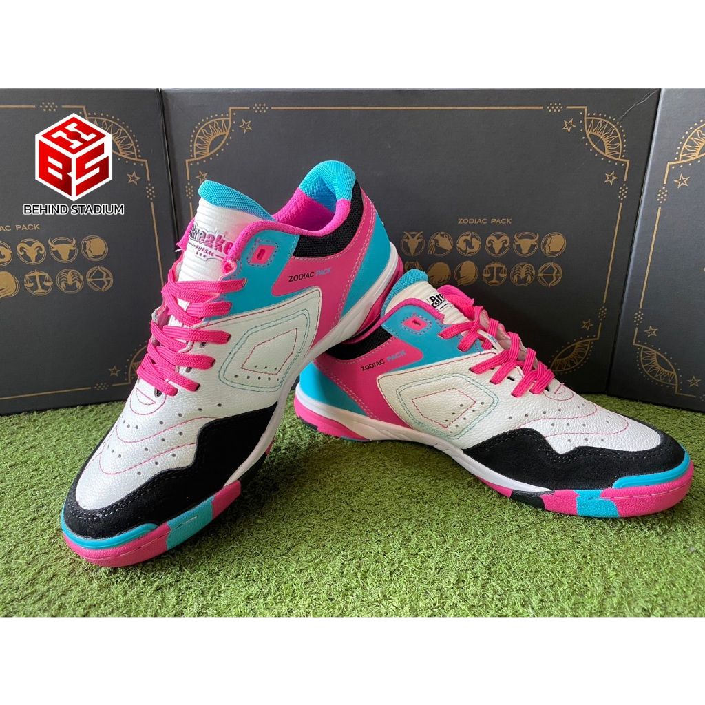 รองเท้าฟุตซอล ของแท้ Breaker รุ่น REAL9 | Shopee Thailand