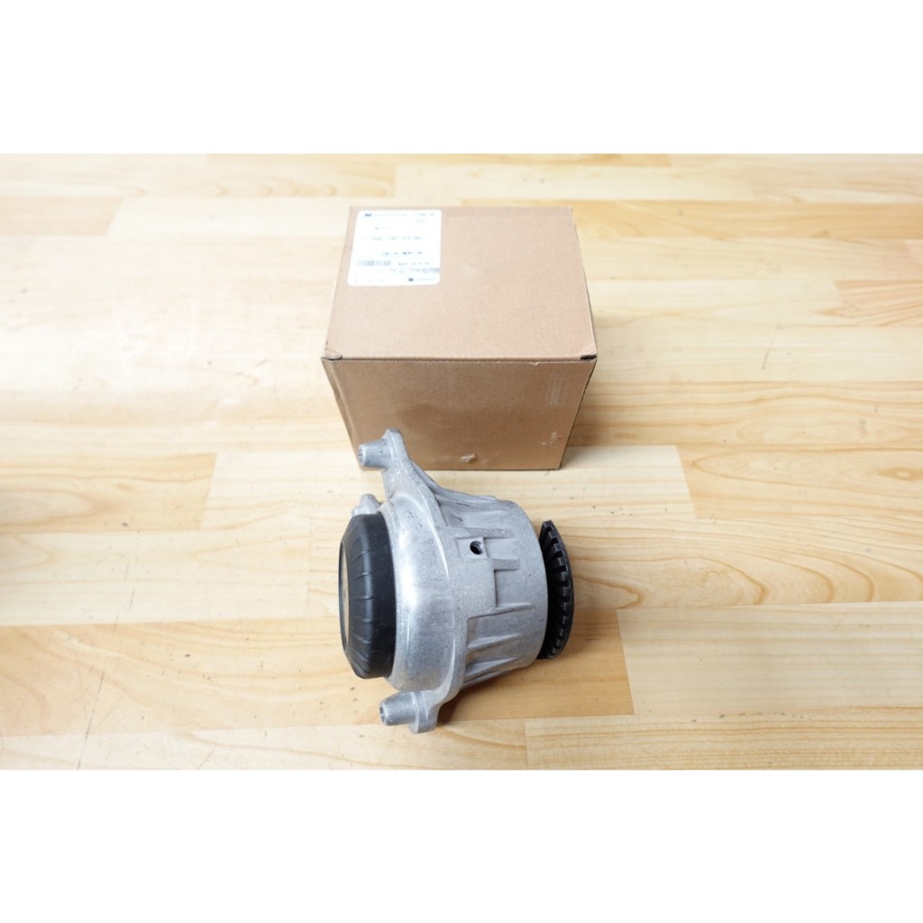 ยางแท่นเครื่องตัวขวา Mercedes - Benz C-Class W205 C180 C200 C250 C300 ...