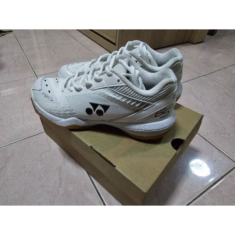 รองเท้าแบดมินตัน yonex power cushion 65 x c90 สีขาว ไซซ์37.5 (รวมส่ง ...